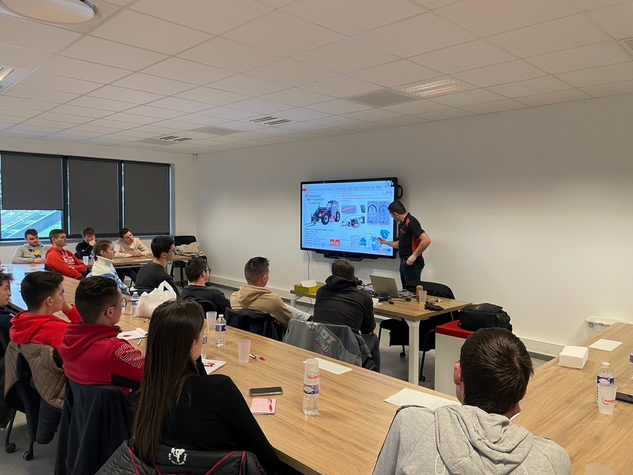 Formation technique en anglais chez MANITOU pour le étudiants de BTS ...